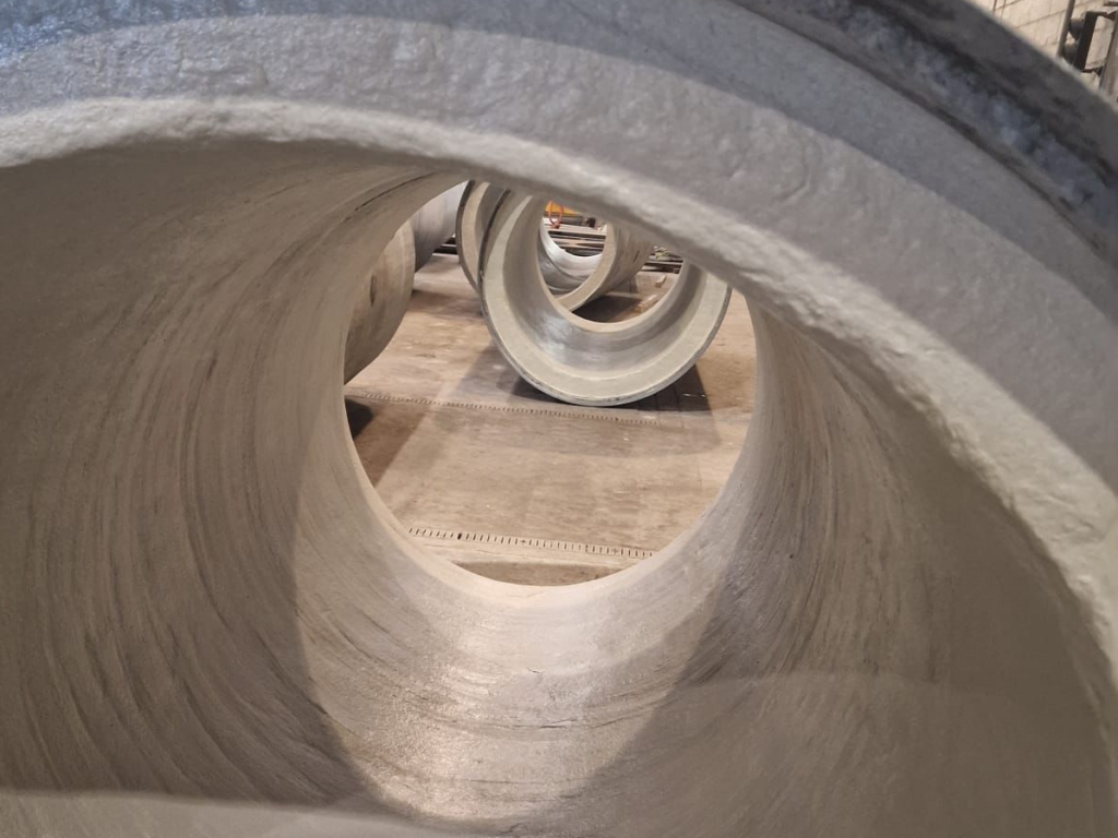 Apply epoxy to new concrete pipes - Incafin